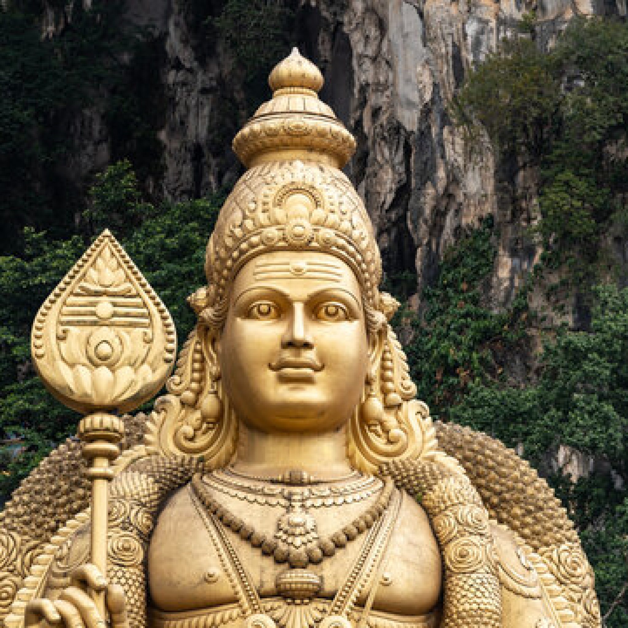 A Guide To The Murugan Statue At Batu Caves - MyTravelLane